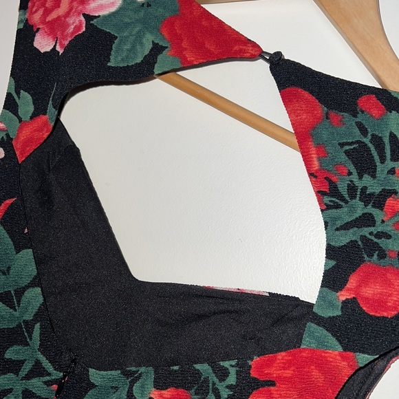 Guess | Dresses | Guess Floral Roses Mini Bodycon Dress | Poshmark